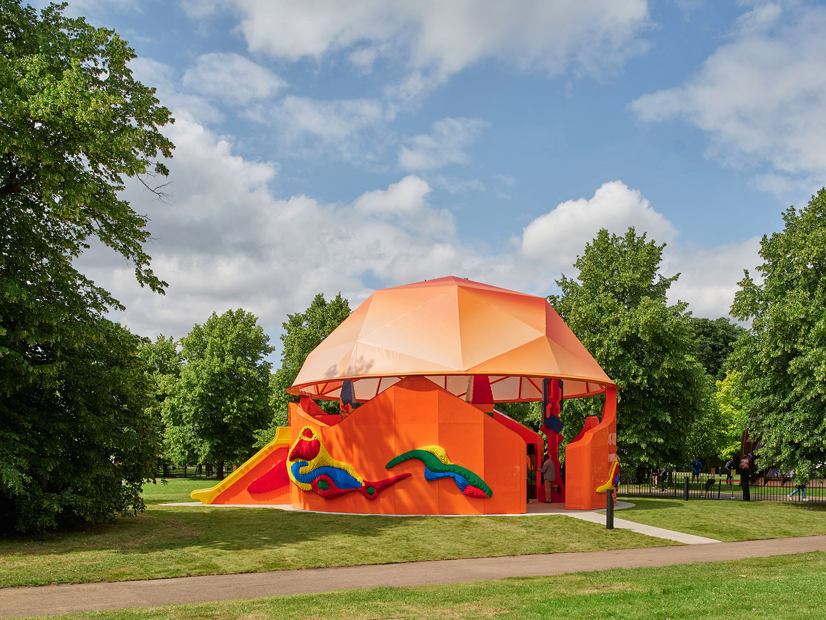 Play Pavilion by Peter Cook Studio Crablab - 谷德设计网