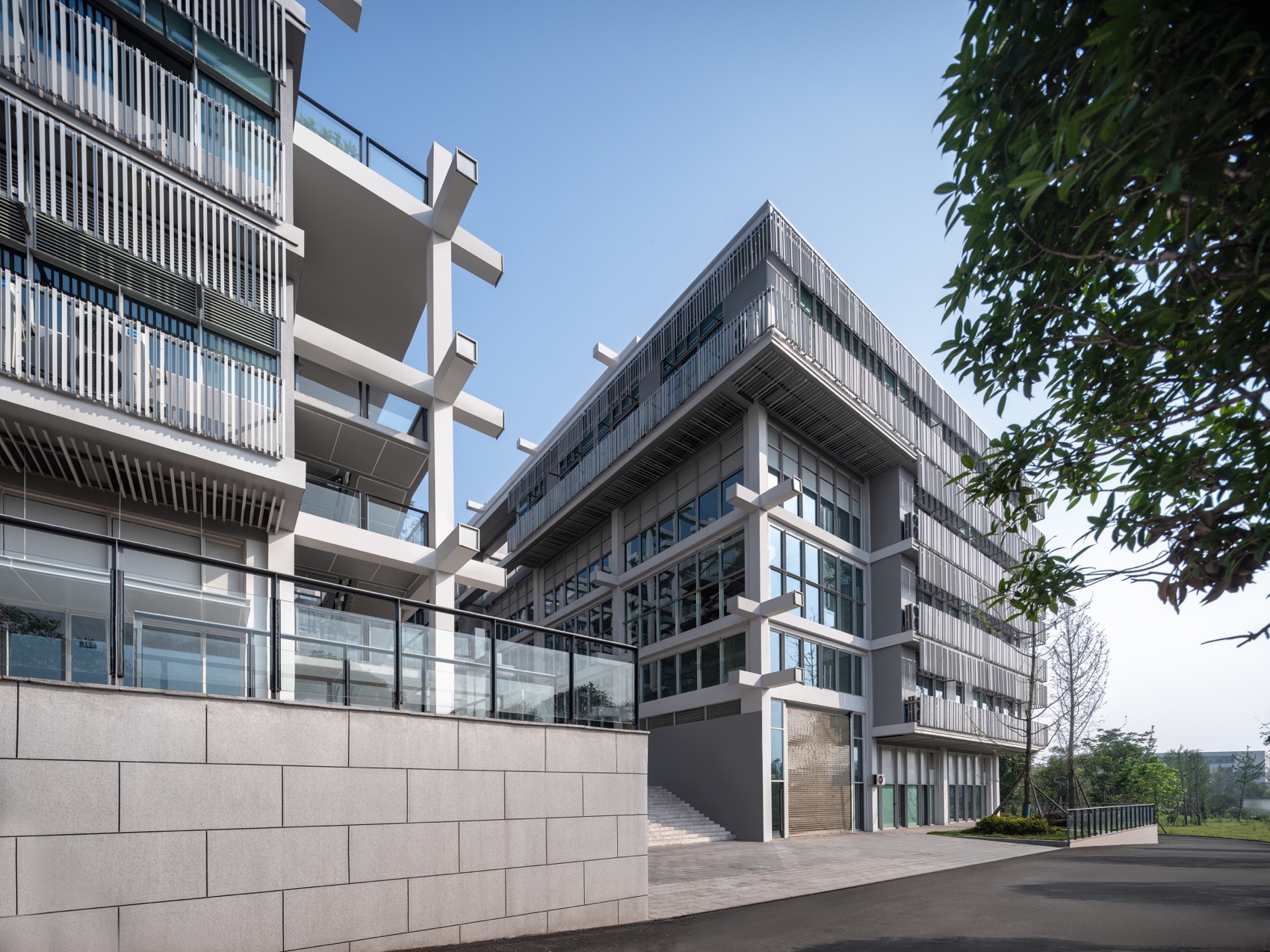 Xihua University Yibin Campus (Phase Ⅱ) by FCJZ - 谷德设计网