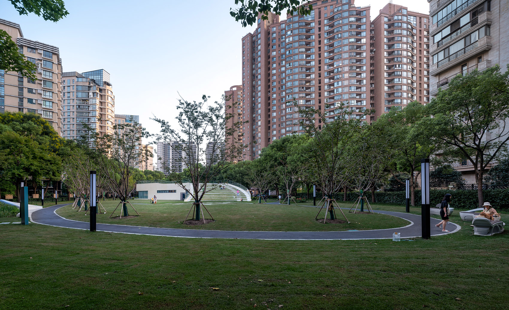 Two public service station in Gubei Community by Atelier Archmixing - 谷德设计网