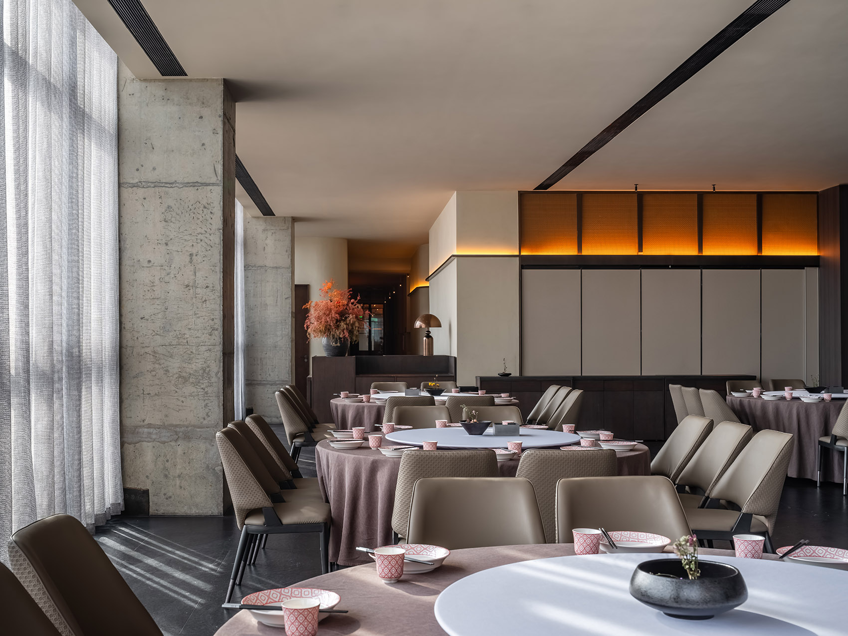 Xiaorong Garden · Classic Sichuan Restaurant by GUO XIN SPACE DESIGN ...