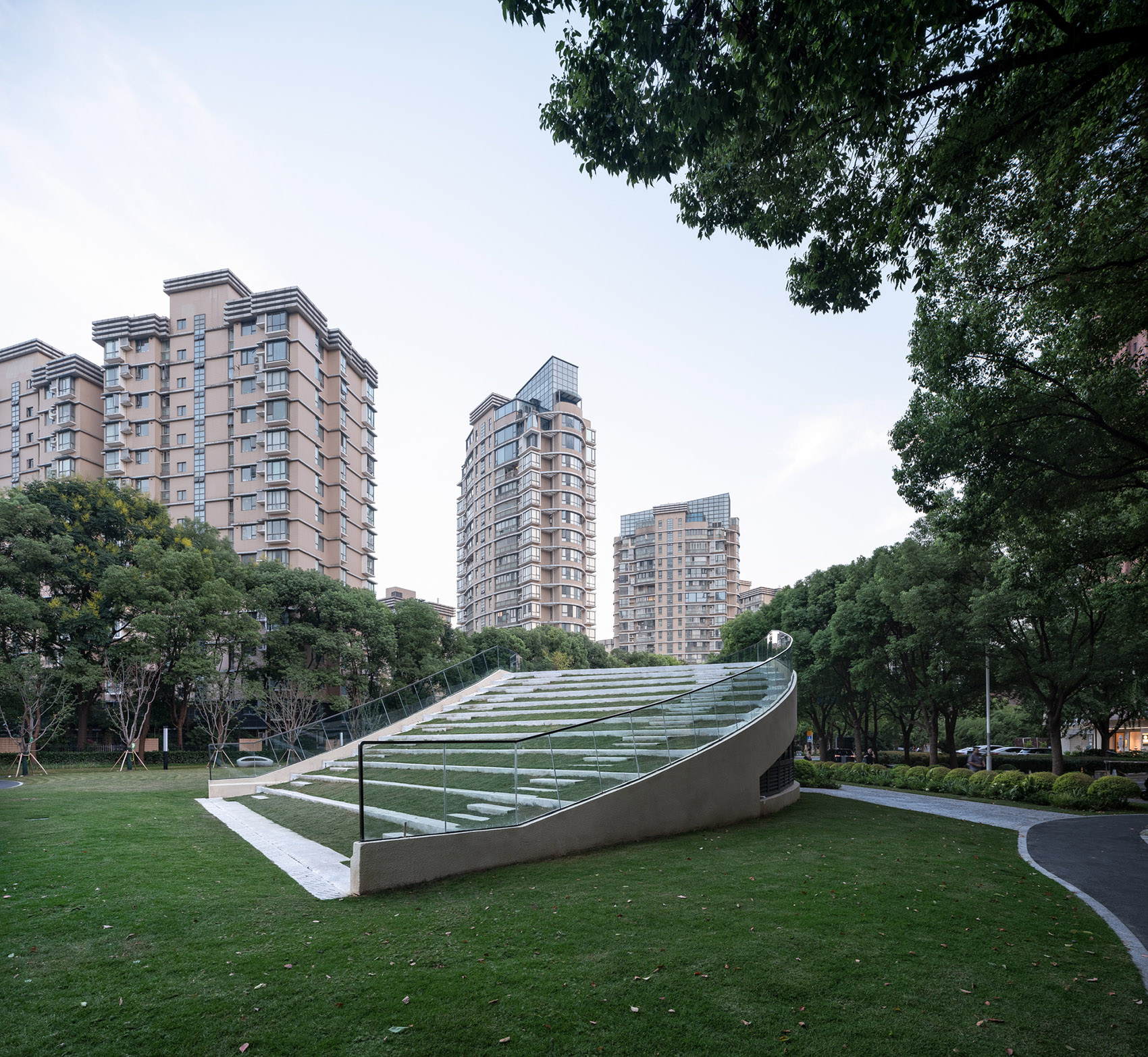 Two public service station in Gubei Community by Atelier Archmixing - 谷德设计网