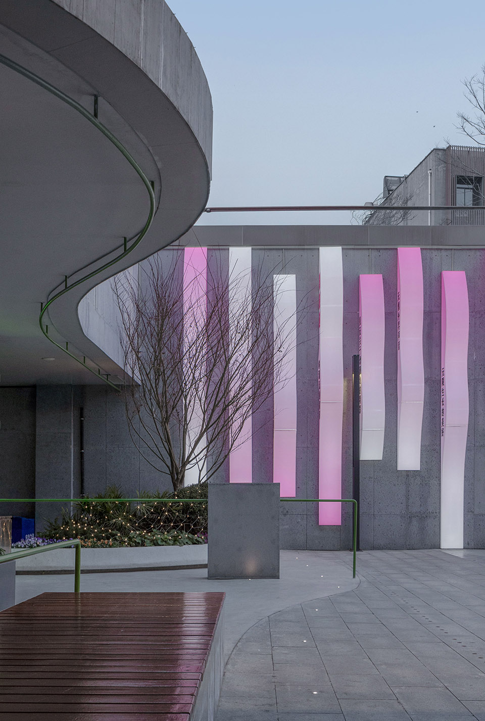 Dopamine Commercial Block by Cing Design - 谷德设计网