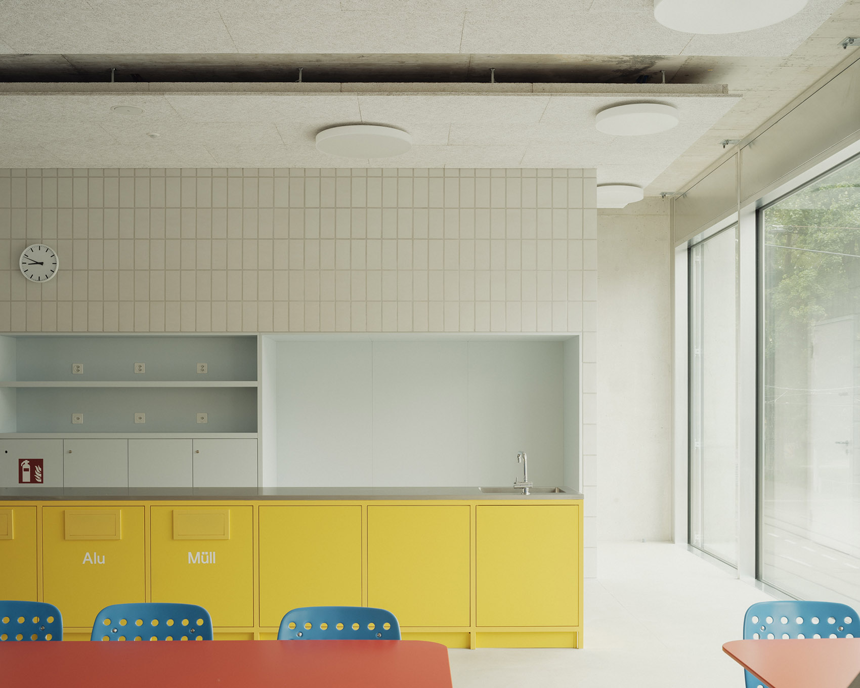 Vocational School for Building Trades by Gunz & Künzle Architekt - 谷德设计网