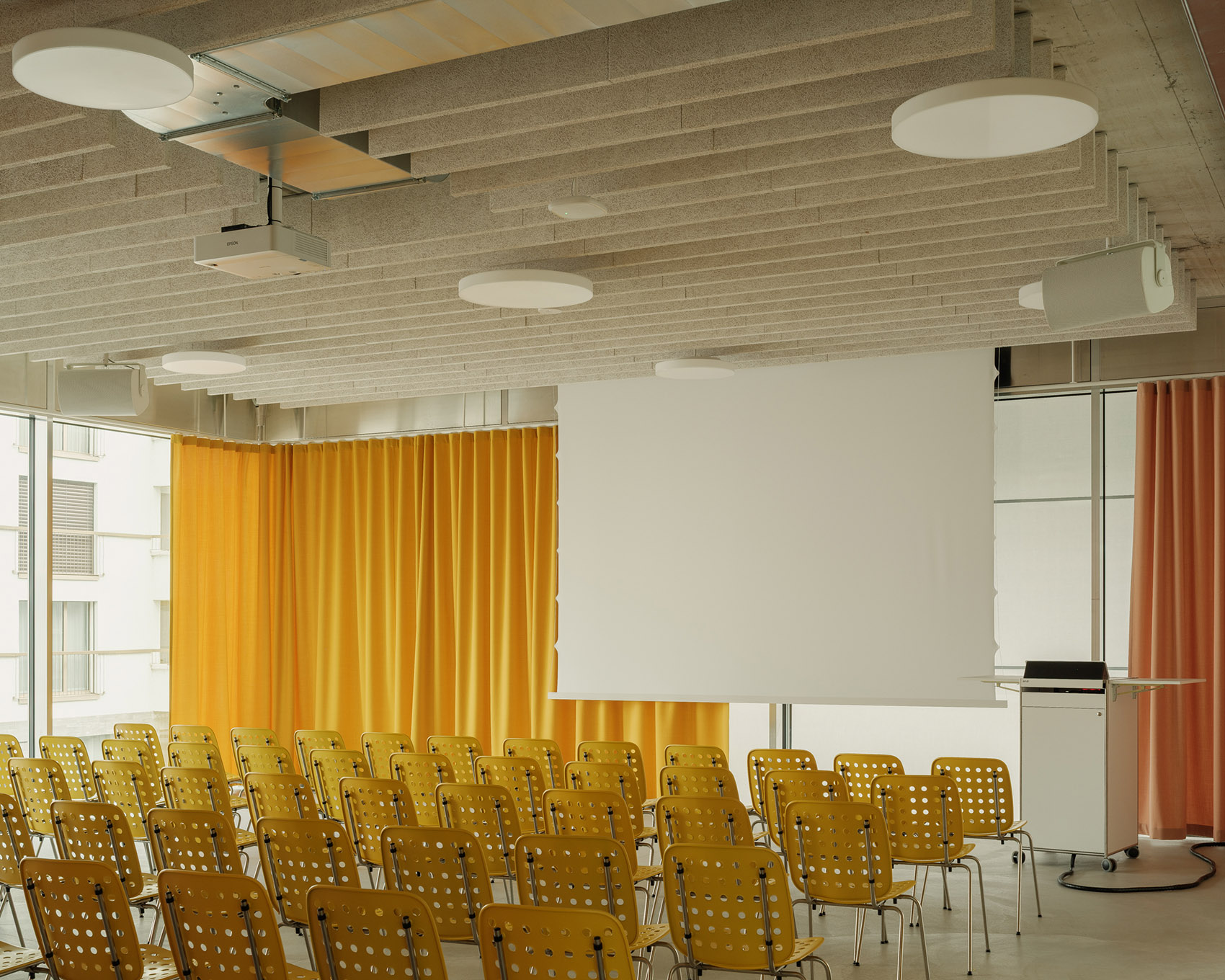 Vocational School for Building Trades by Gunz & Künzle Architekt - 谷德设计网