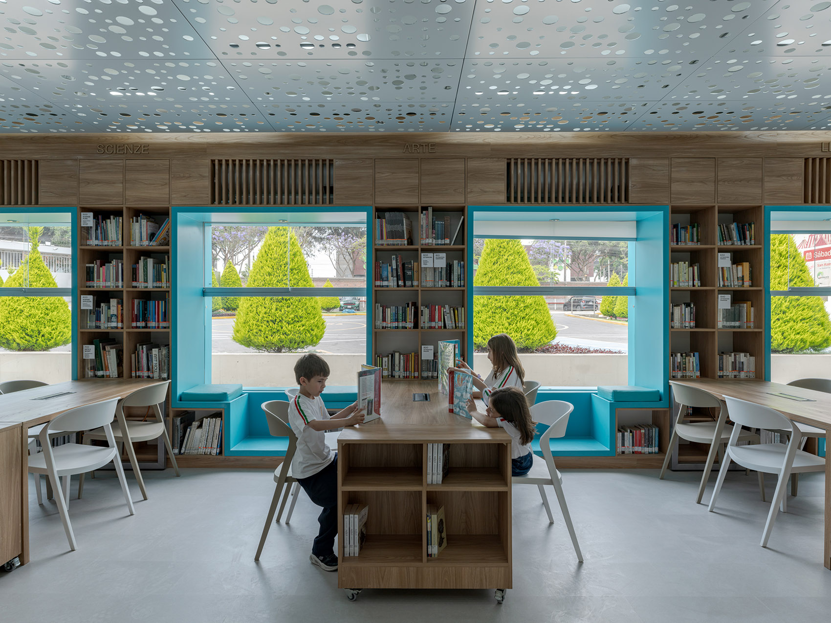 Antonio Raimondi College Library by TERRITORIA - 谷德设计网