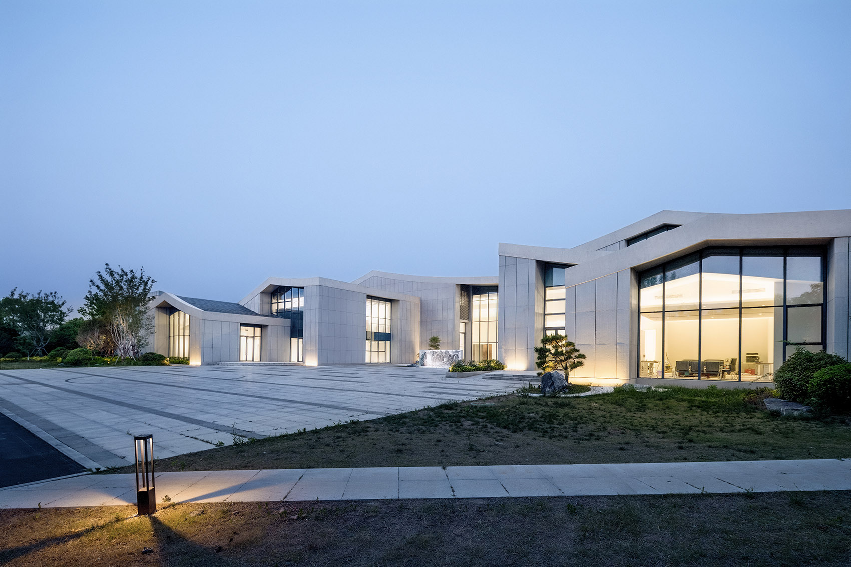 The Li Keran Art Center in Xuzhou by THAD - 谷德设计网