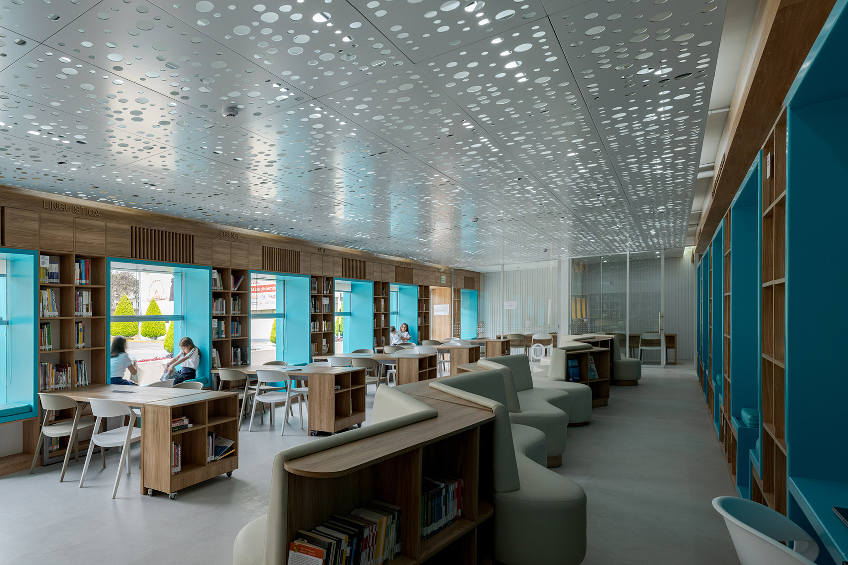 Antonio Raimondi College Library by TERRITORIA - 谷德设计网