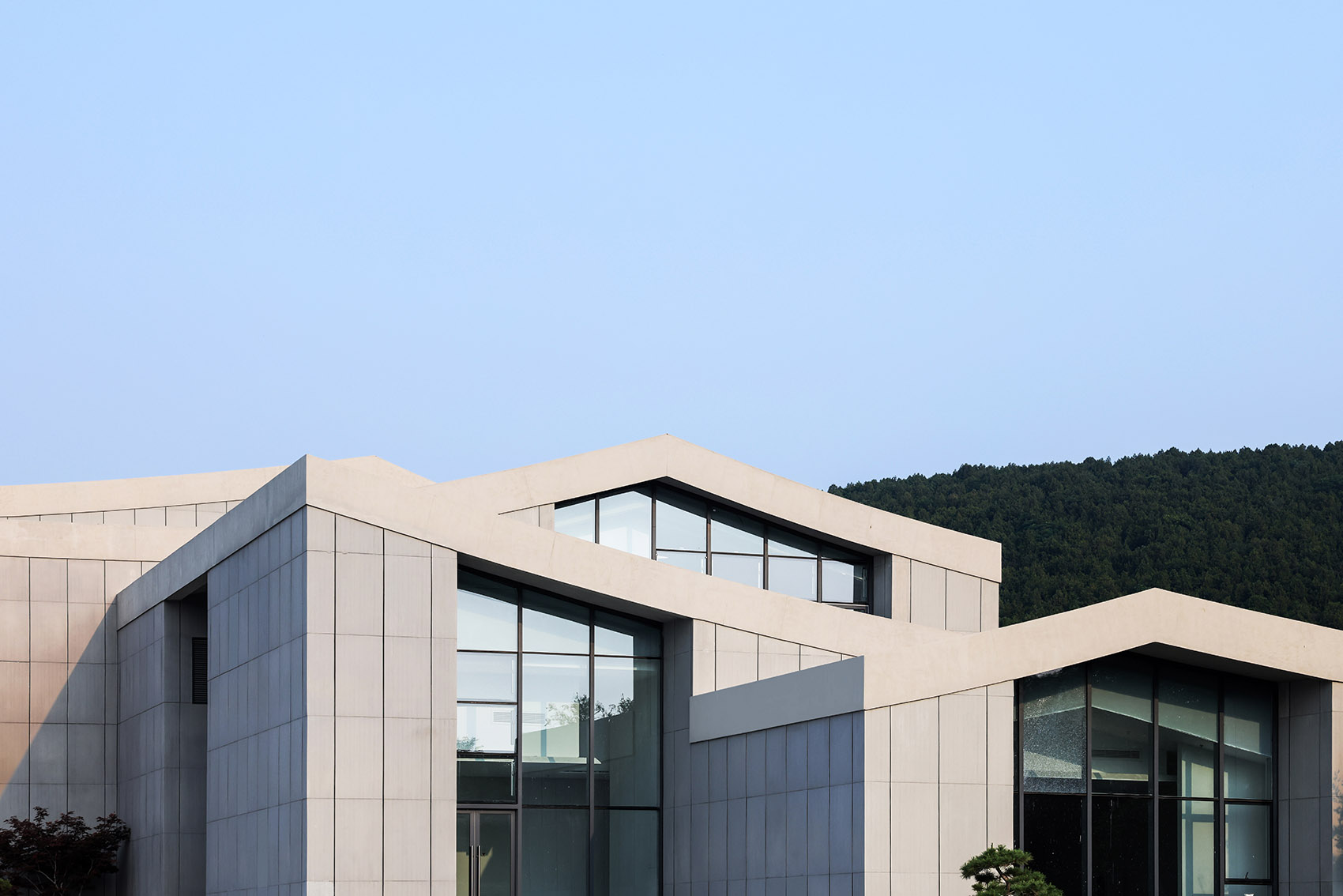 The Li Keran Art Center in Xuzhou by THAD - 谷德设计网
