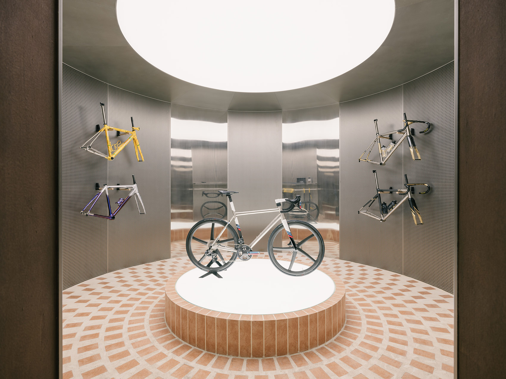 The Future Ruin – AITASHOP Beijing by Yatofu Creatives - 谷德设计网
