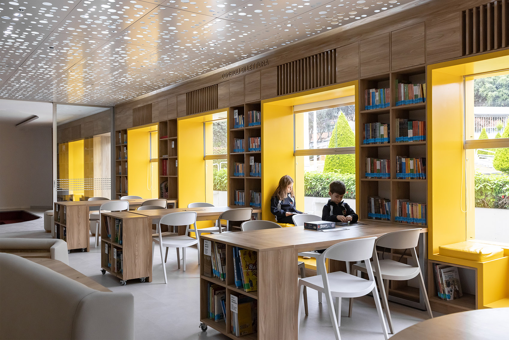 Antonio Raimondi College Library by TERRITORIA - 谷德设计网
