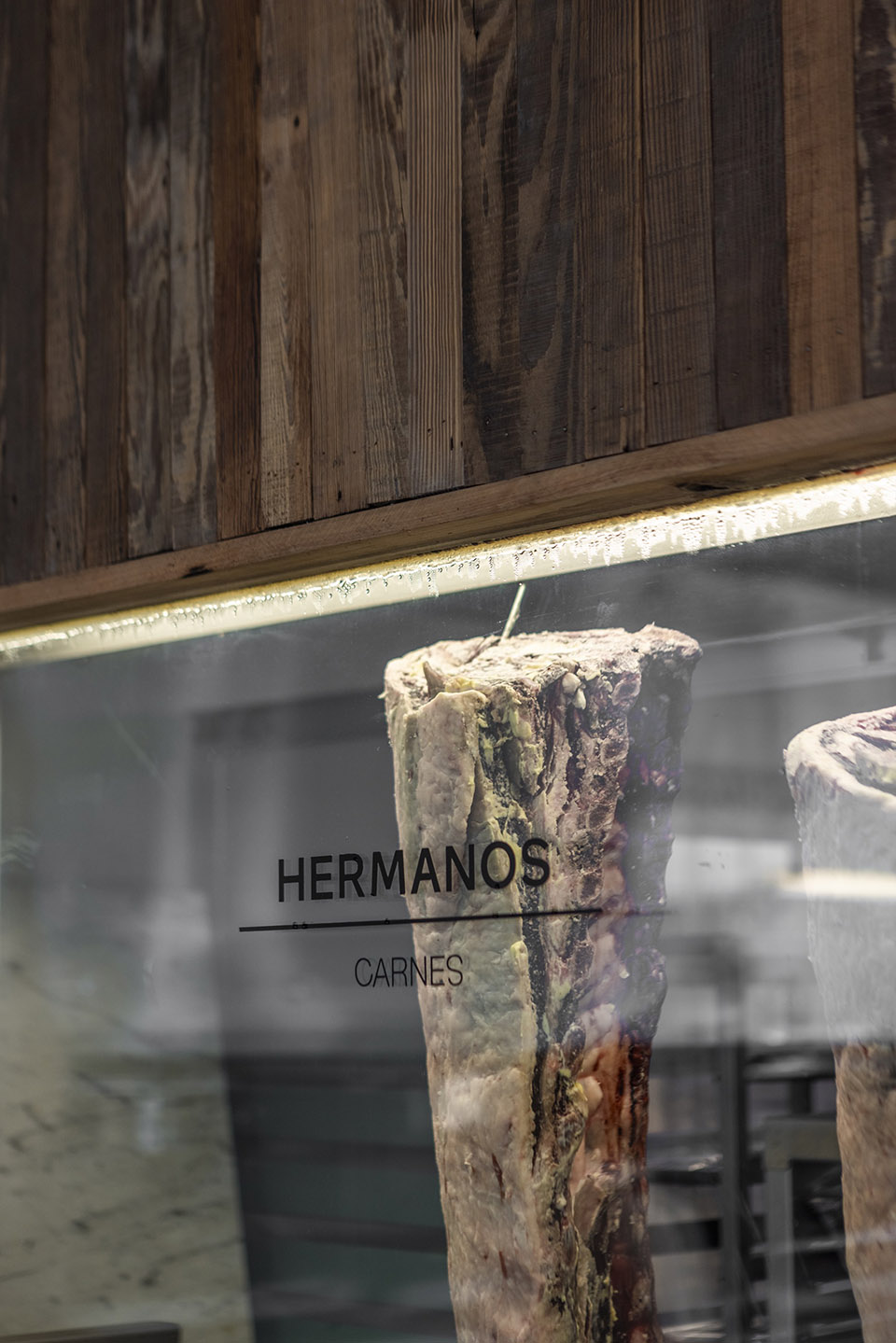 HERMANOS Restaurant by OHIO Estudio - 谷德设计网