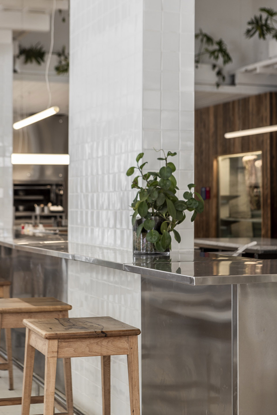 HERMANOS Restaurant by OHIO Estudio - 谷德设计网