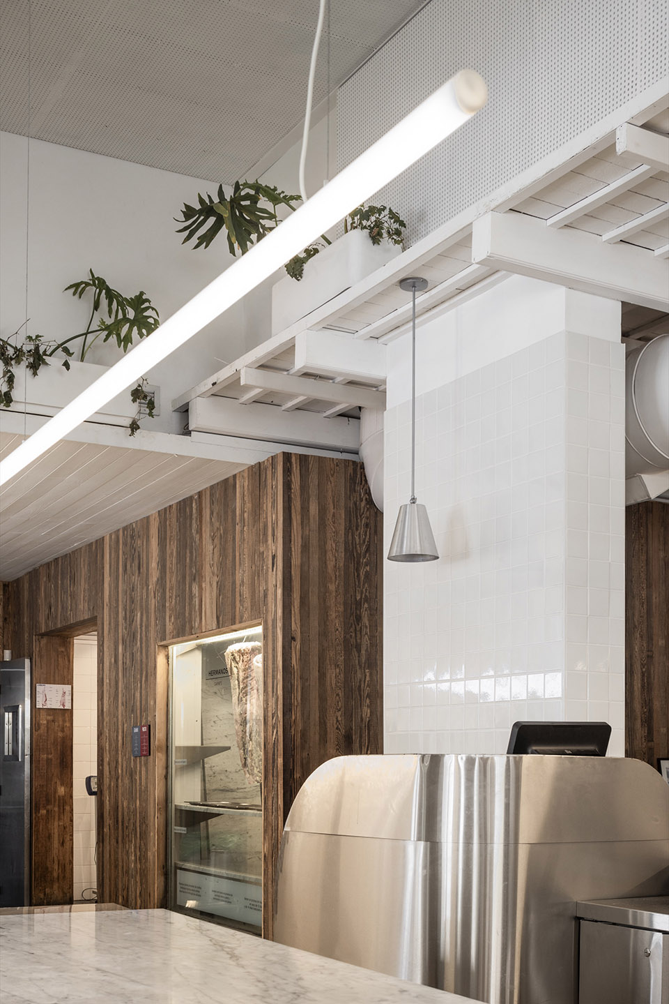 HERMANOS Restaurant by OHIO Estudio - 谷德设计网