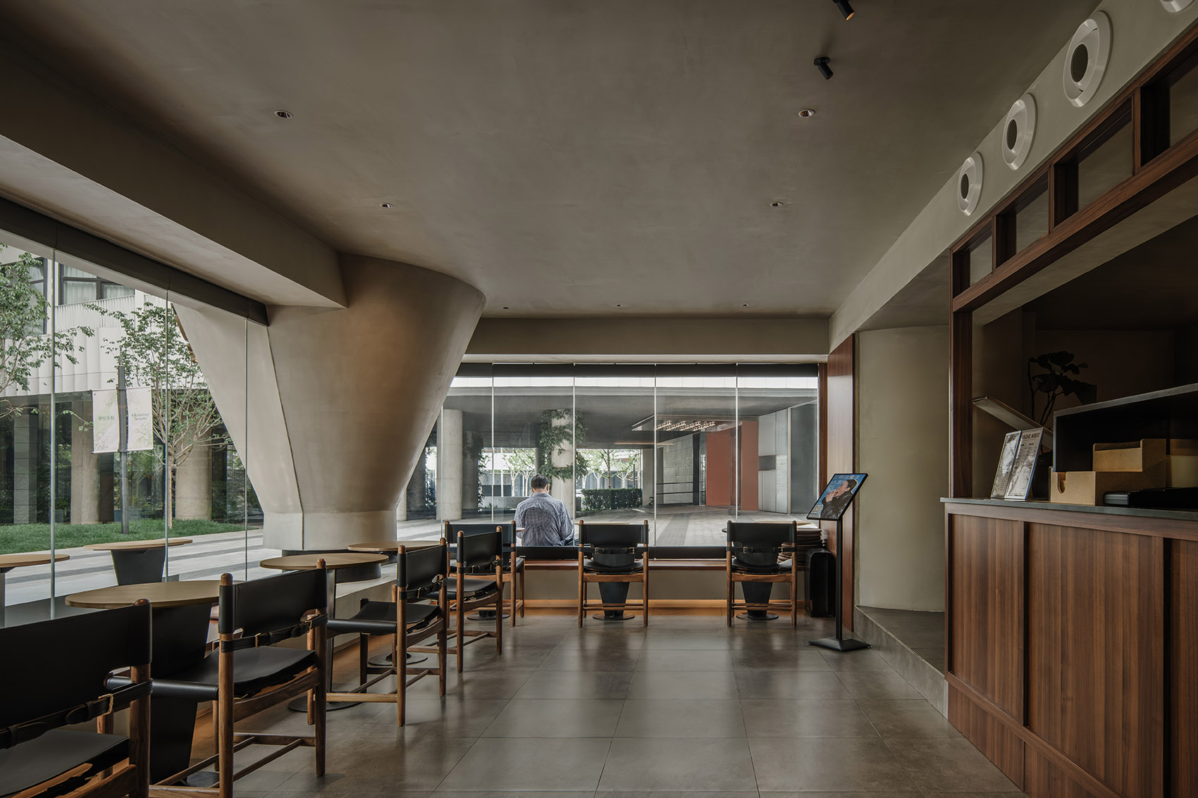 PAOMACHANG -Shanghai Gate M West Bund Dream Center by GE Space Design ...