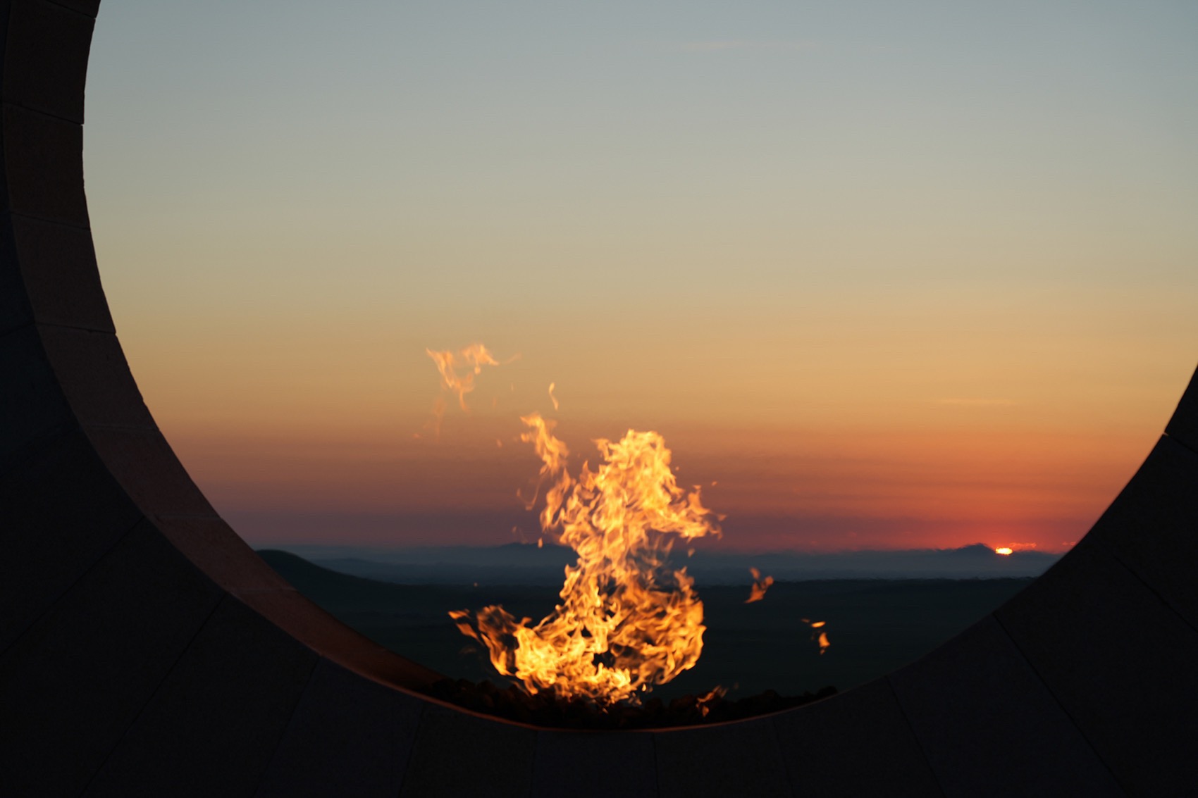 Flame Art Installation of Volcano by PLAT ASIA - 谷德设计网
