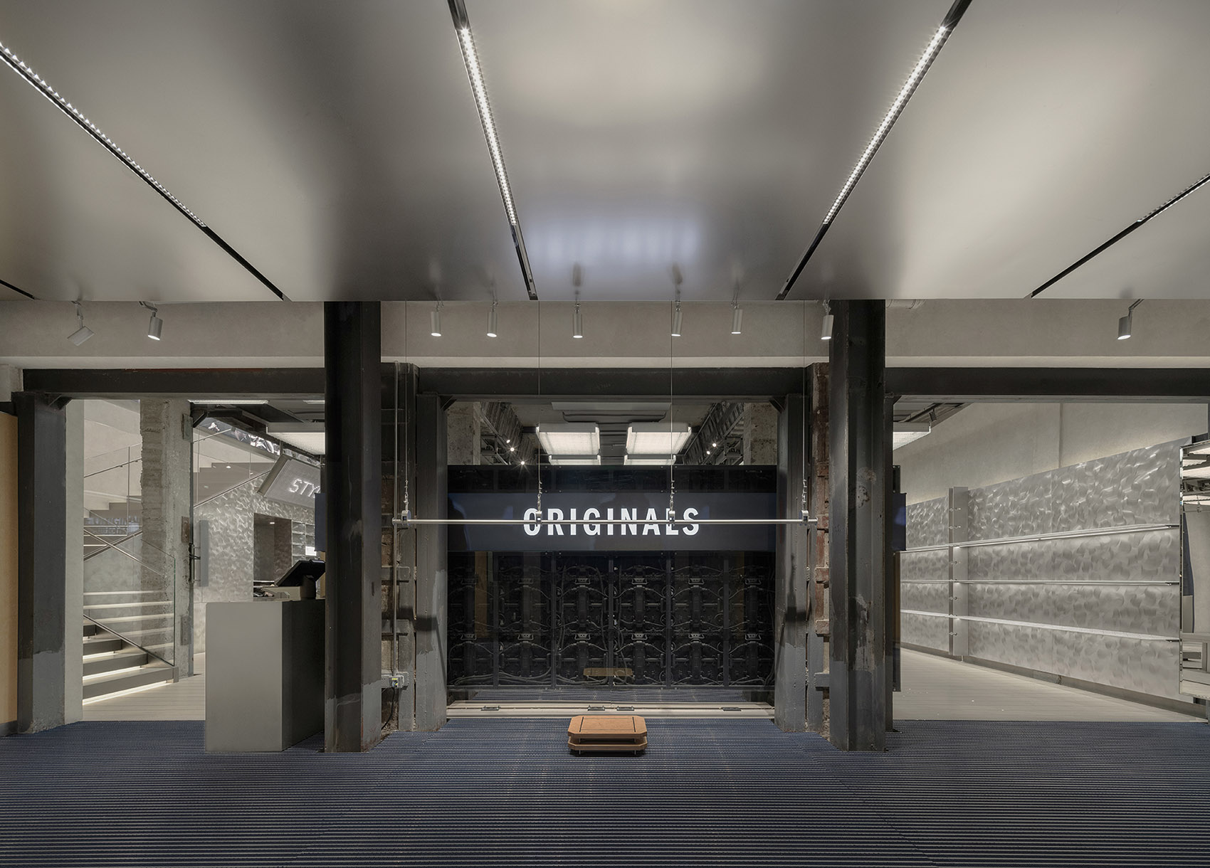 ADIDAS ORIGINALS FLAGSHIP STORE by TOMO DESIGN - 谷德设计网