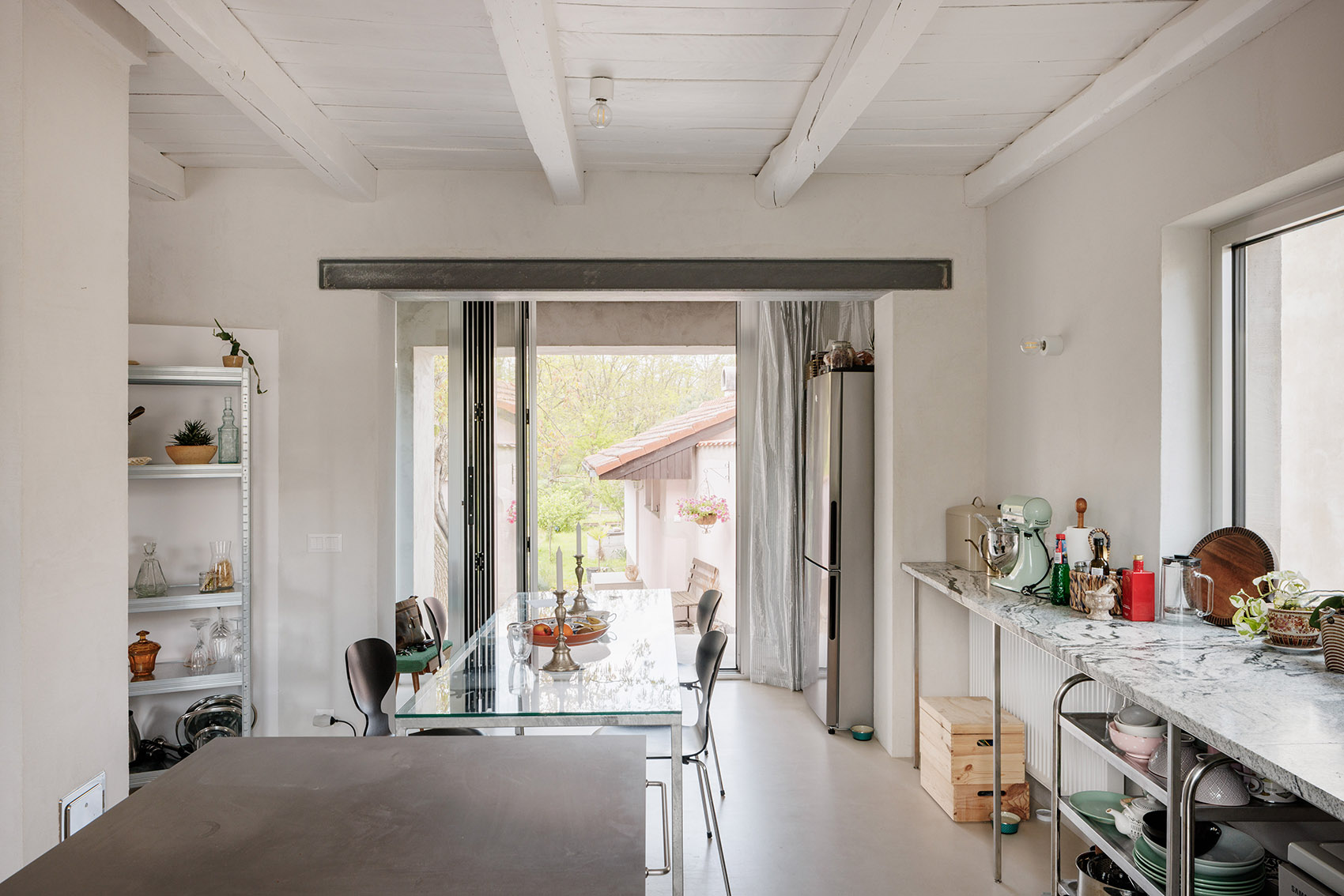 Reconstruction of a reconstructed House by Kilo / Honč - 谷德设计网