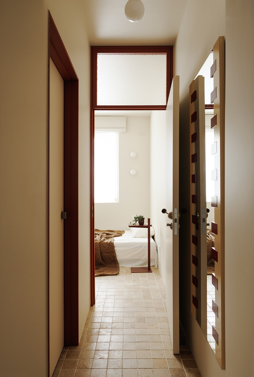 Multi-Generational Living in a Narrow layout by 7 Design - 谷德设计网