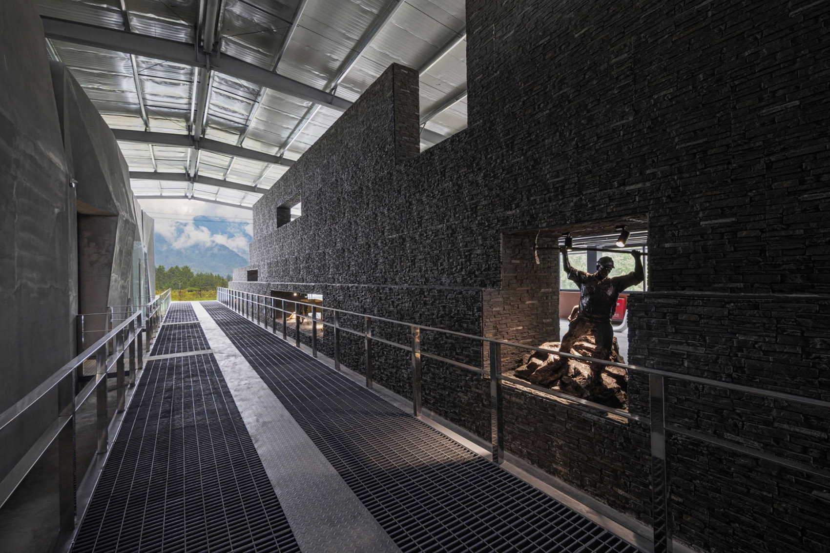 Memorial Exhibition Hall Design for the “Mianmao Highway” by Atelier Haode - 谷德设计网