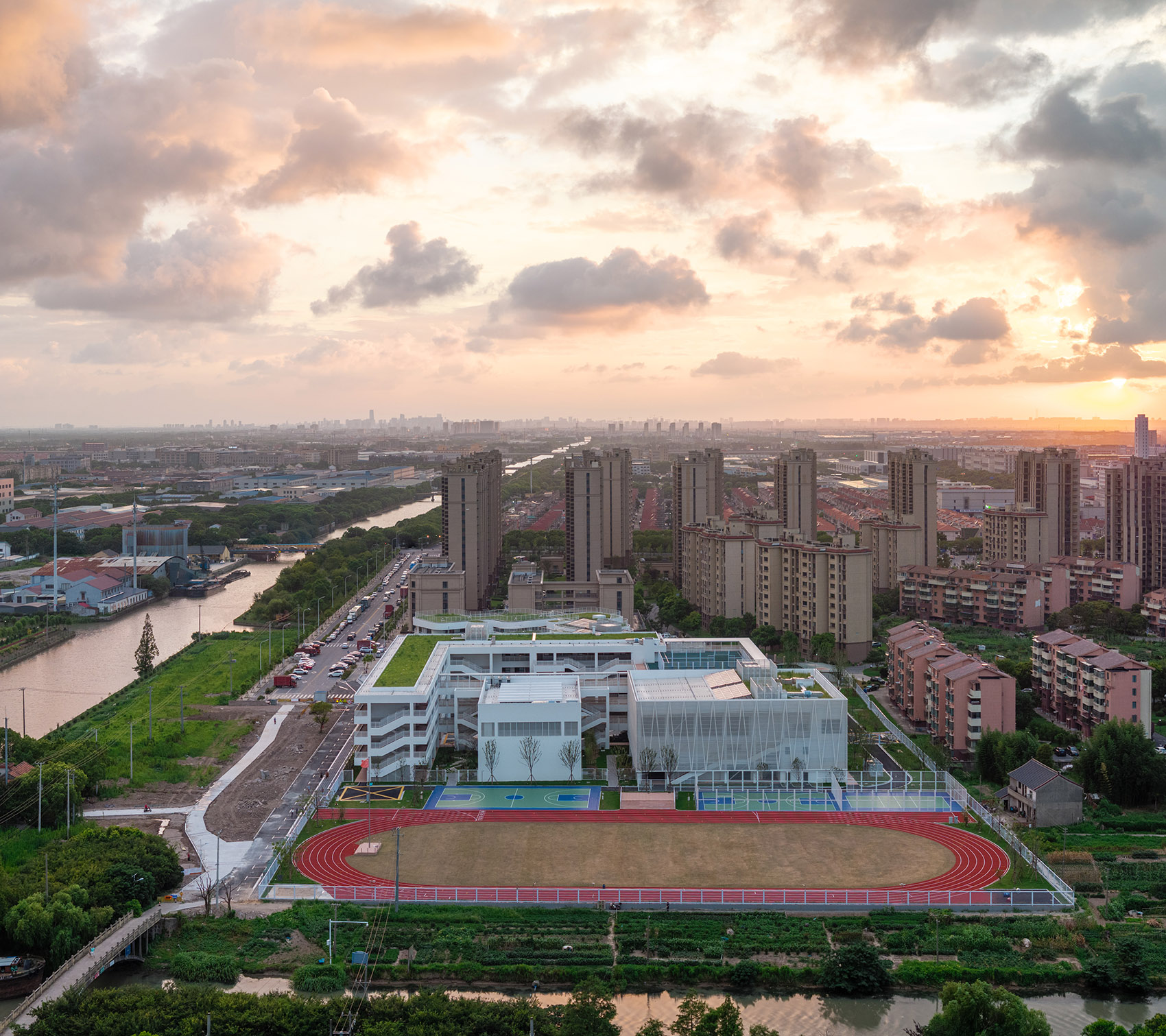 The Hetu Middle School and The Luoshu Kindergarten by GOM - 谷德设计网