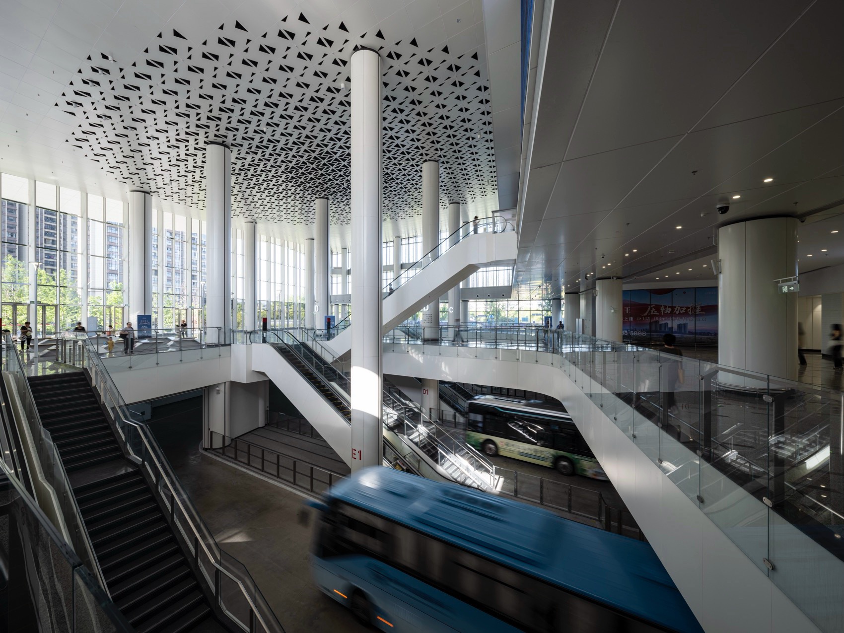 Suzhou Wujiang Songling Avenue Bus Terminal by Nikken Sekkei Ltd - 谷德设计网