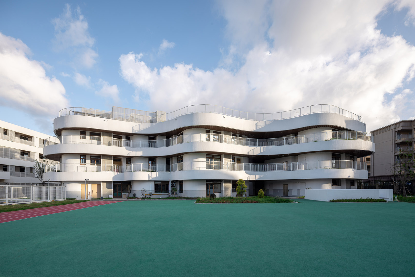 The Hetu Middle School and The Luoshu Kindergarten by GOM - 谷德设计网