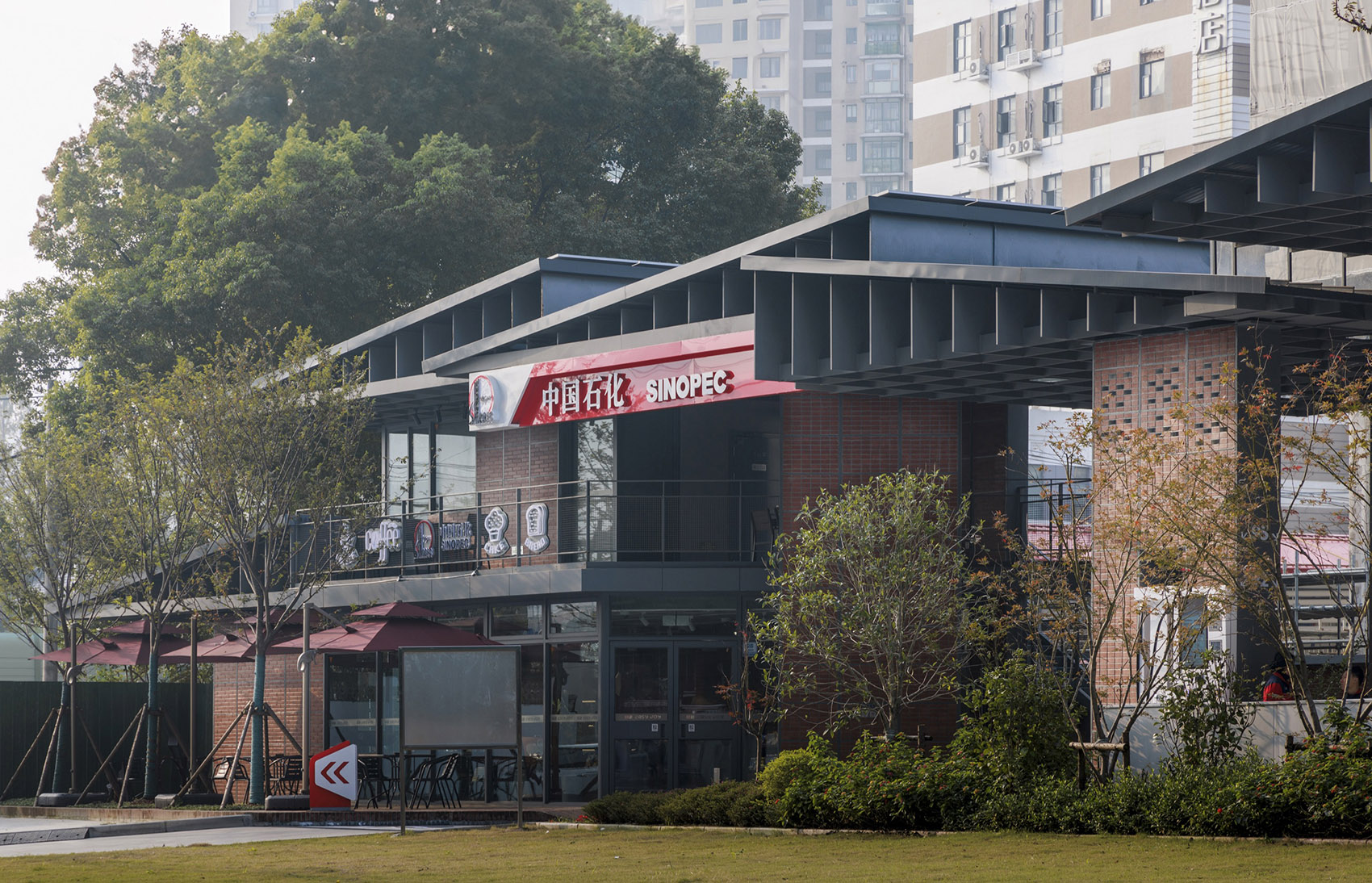 “虹”加油站——虹口区胜利加油站，上海 / 同济原作工作室 - 谷德设计网