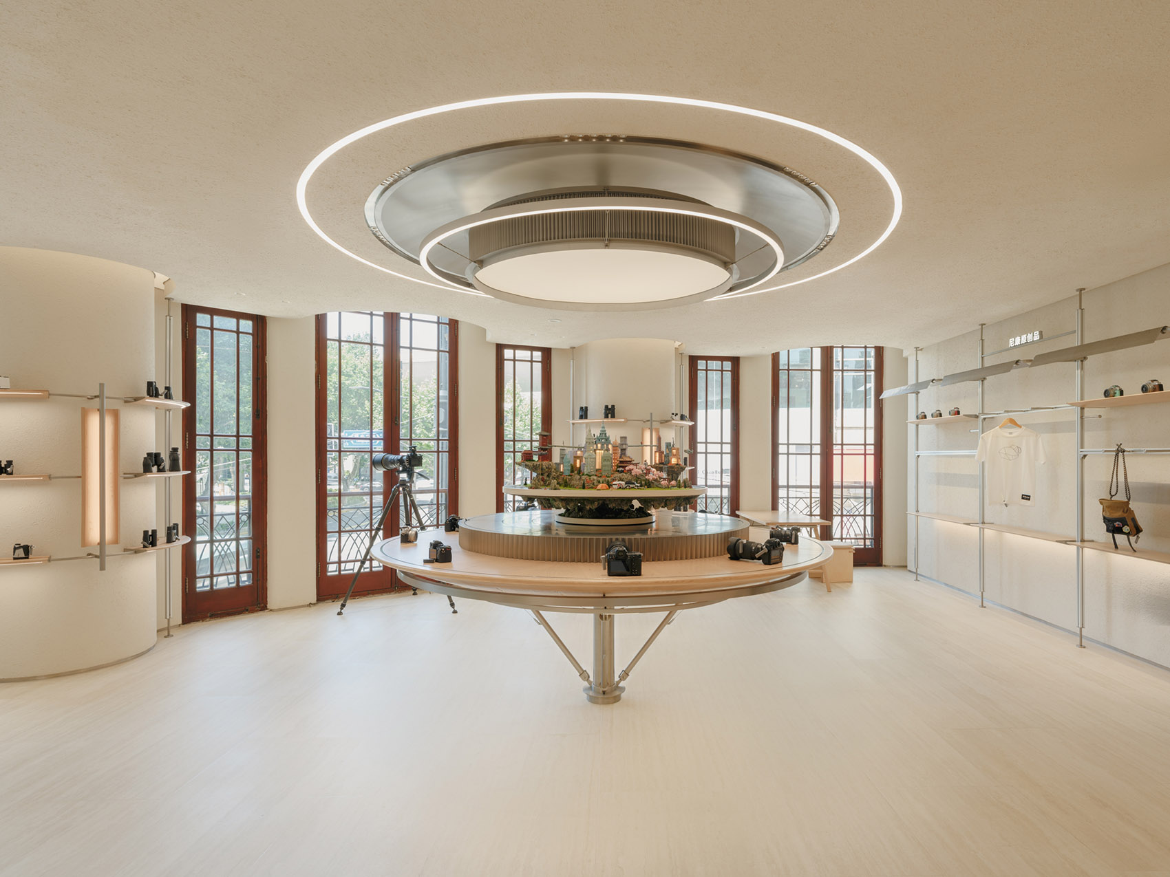 Nikon Shanghai Store 2.0 by LUKSTUDIO - 谷德设计网