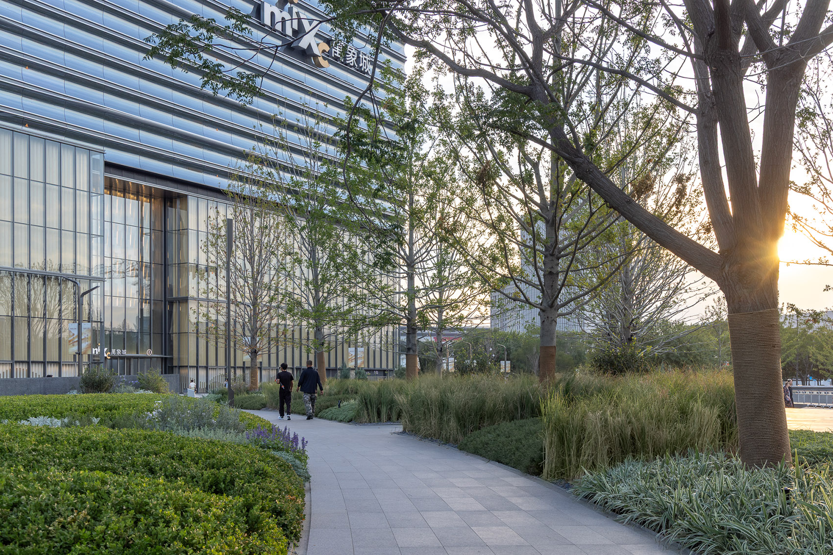 The MixC Landscape Design by Percent Landscape Design Studio - 谷德设计网