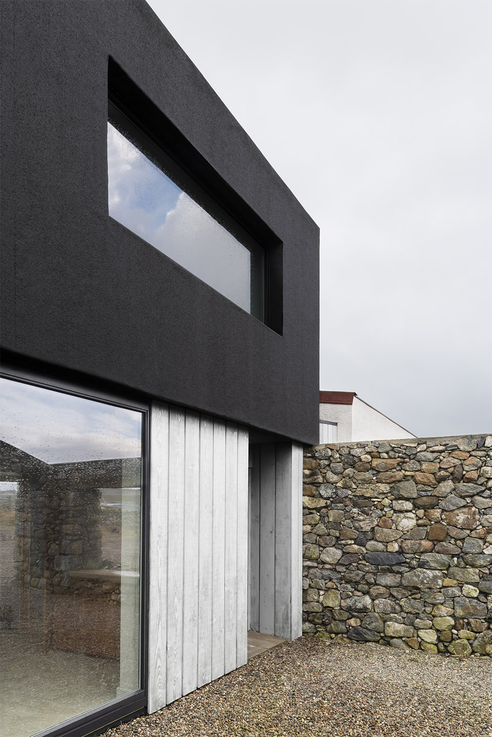 Mannal House by Denizen Works - 谷德设计网