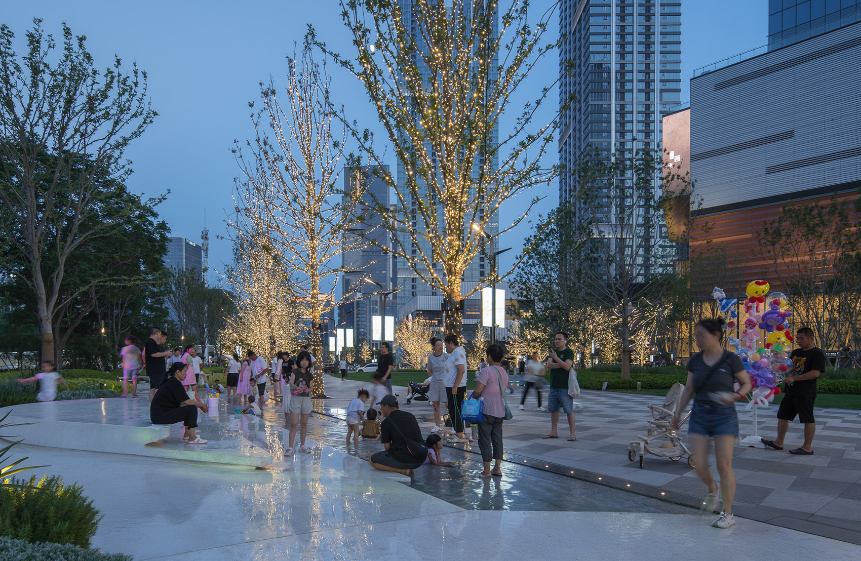 The MixC Landscape Design by Percent Landscape Design Studio - 谷德设计网