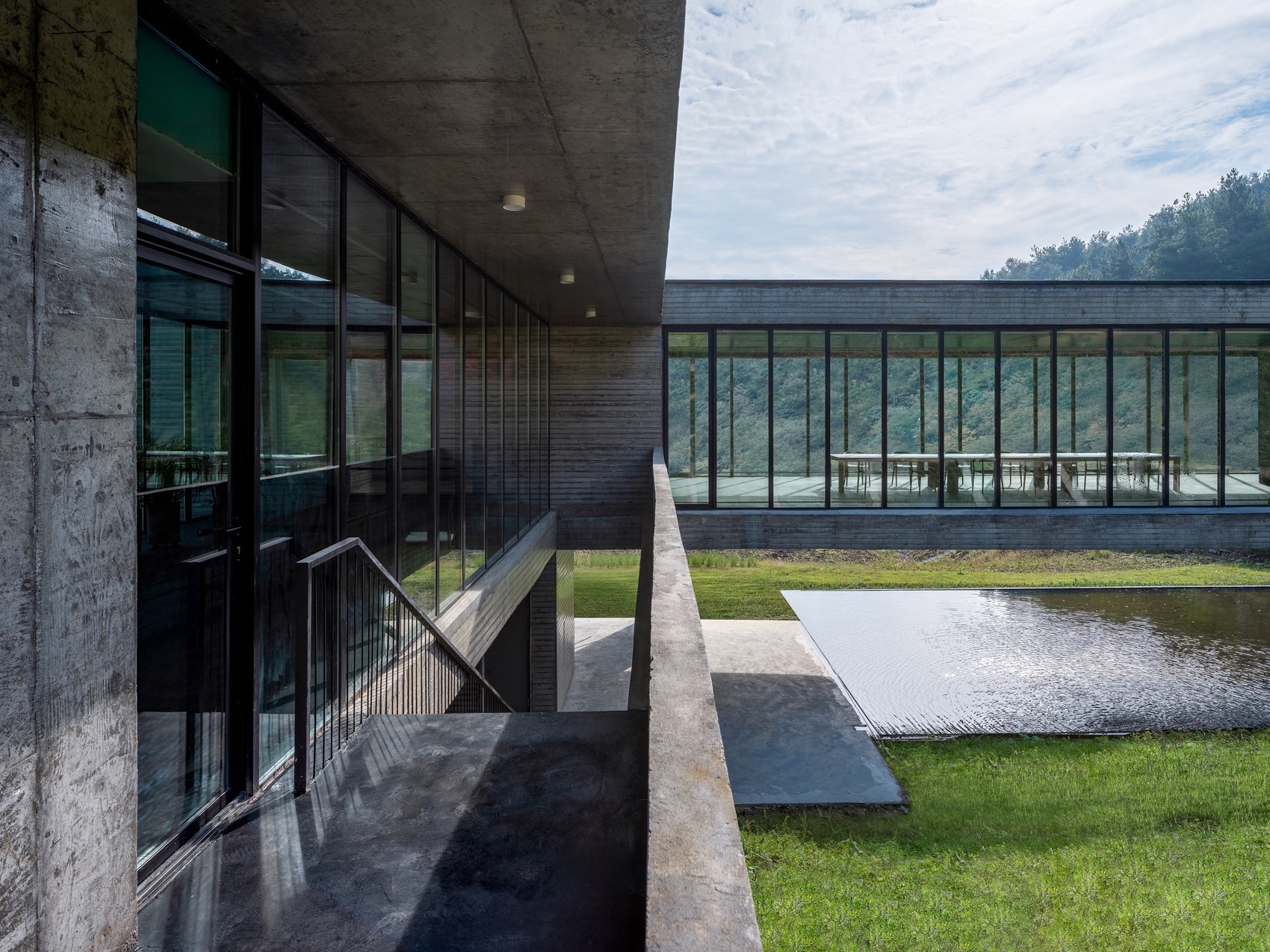 Wudang Mountain Visitor Center by Moguang Studio - 谷德设计网