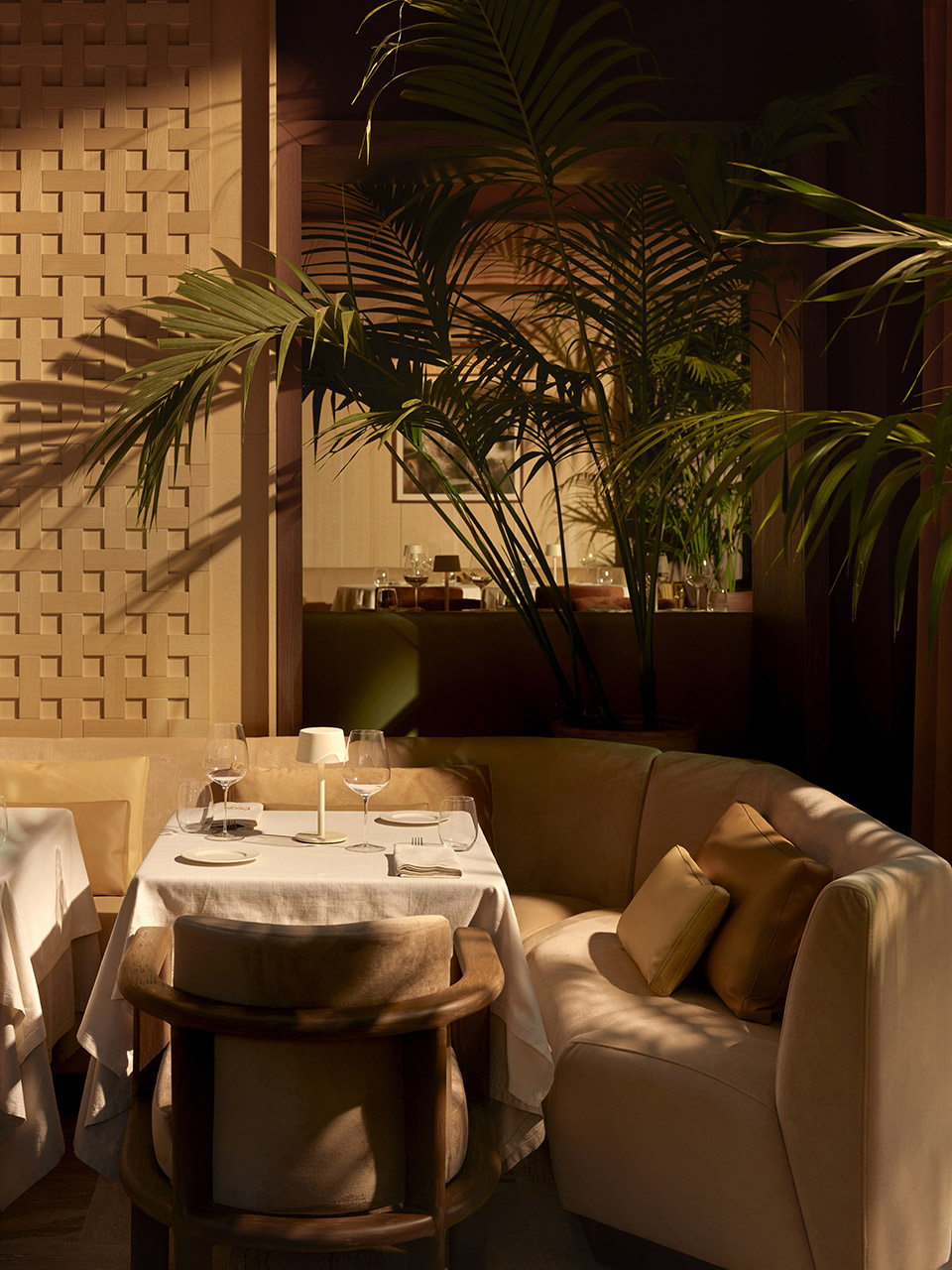 Esca Restaurant by URBANJOBS - 谷德设计网