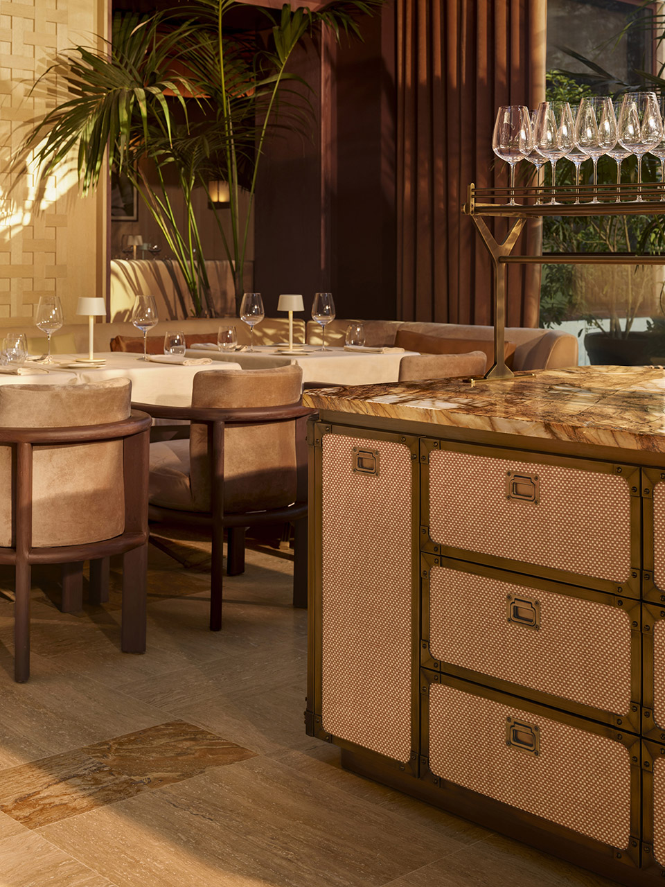 Esca Restaurant by URBANJOBS - 谷德设计网