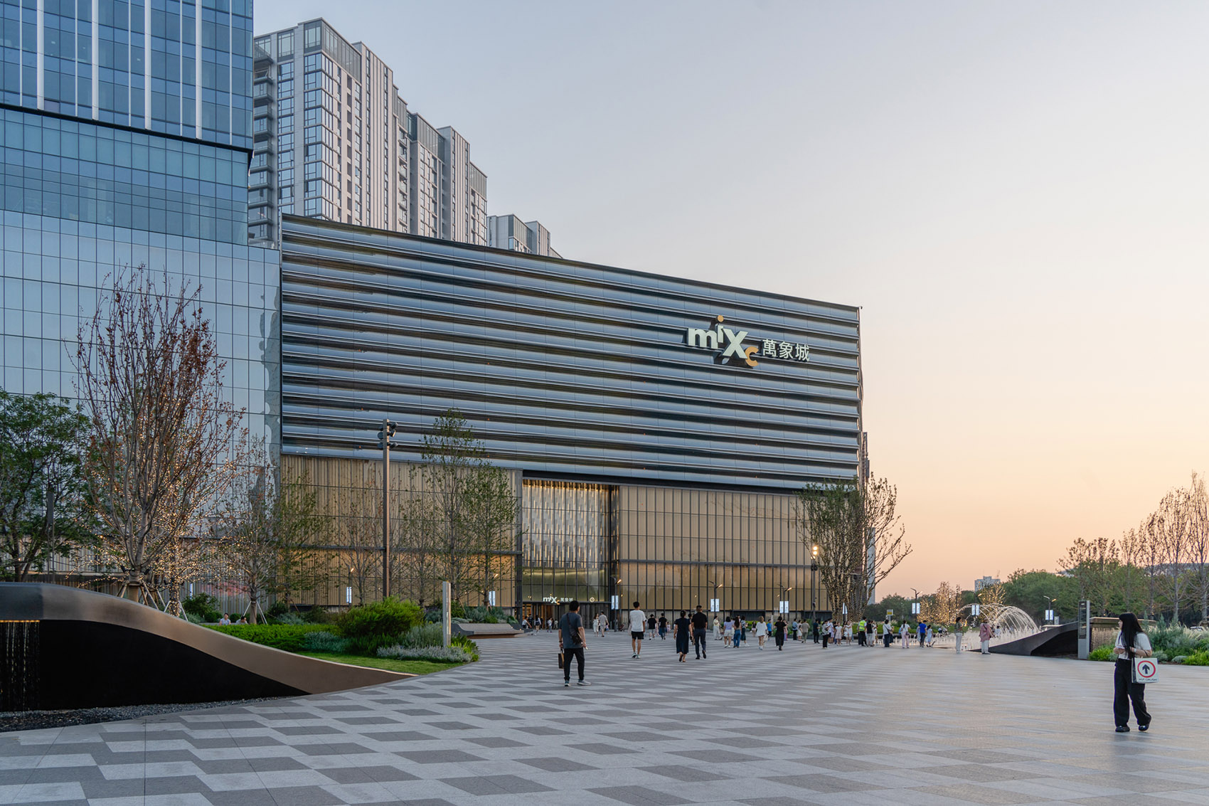 The MixC Landscape Design by Percent Landscape Design Studio - 谷德设计网