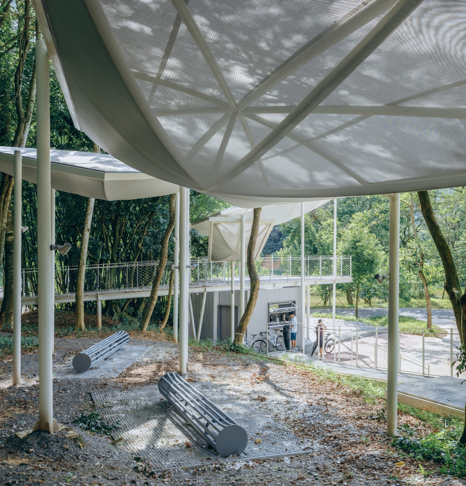 Floating Canopy Grove by People’s Architecture Office - 谷德设计网