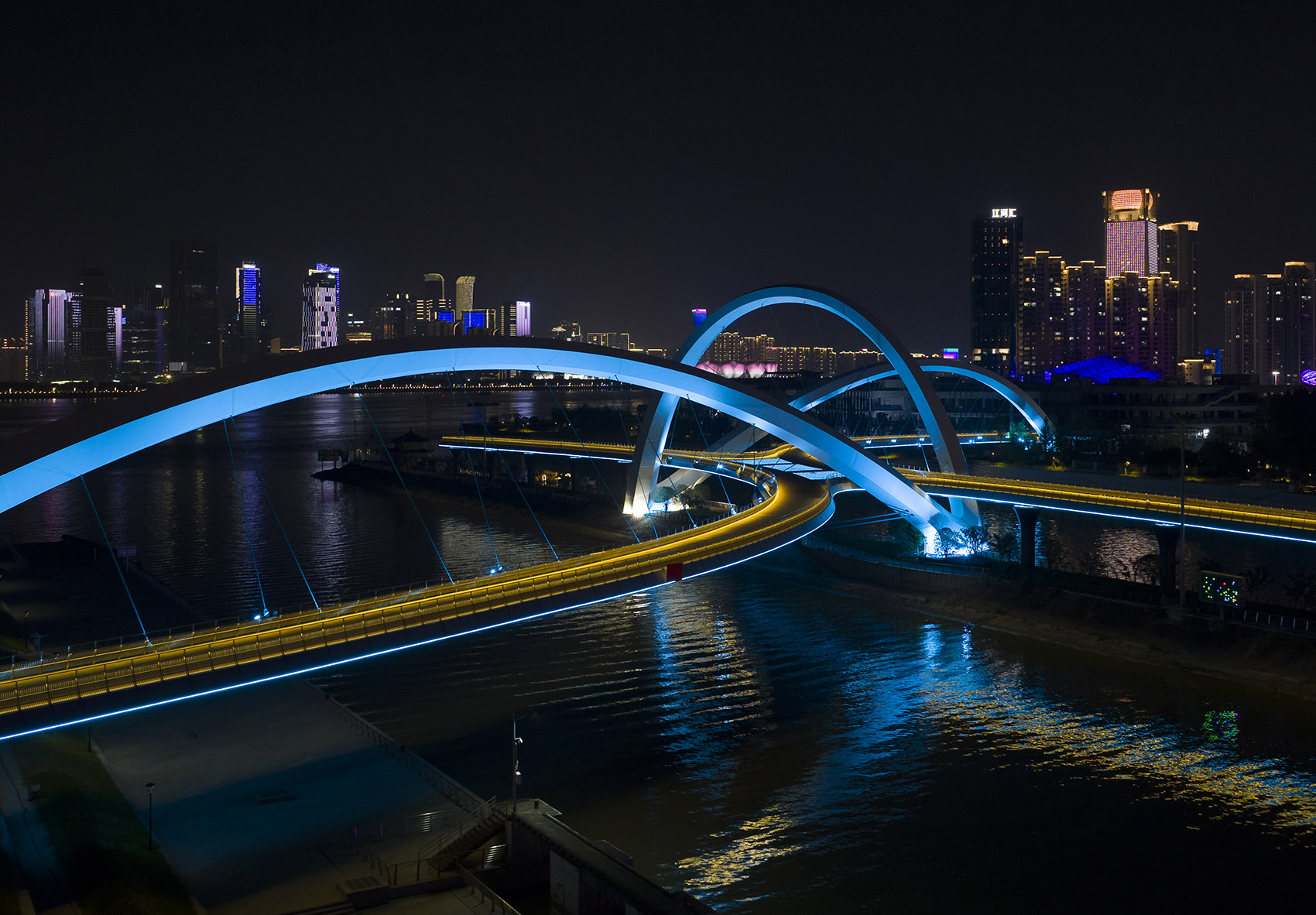 Grand Canal Gateway Bridge completed by Zaha Hadid Architects(ZHA) - 谷德设计网