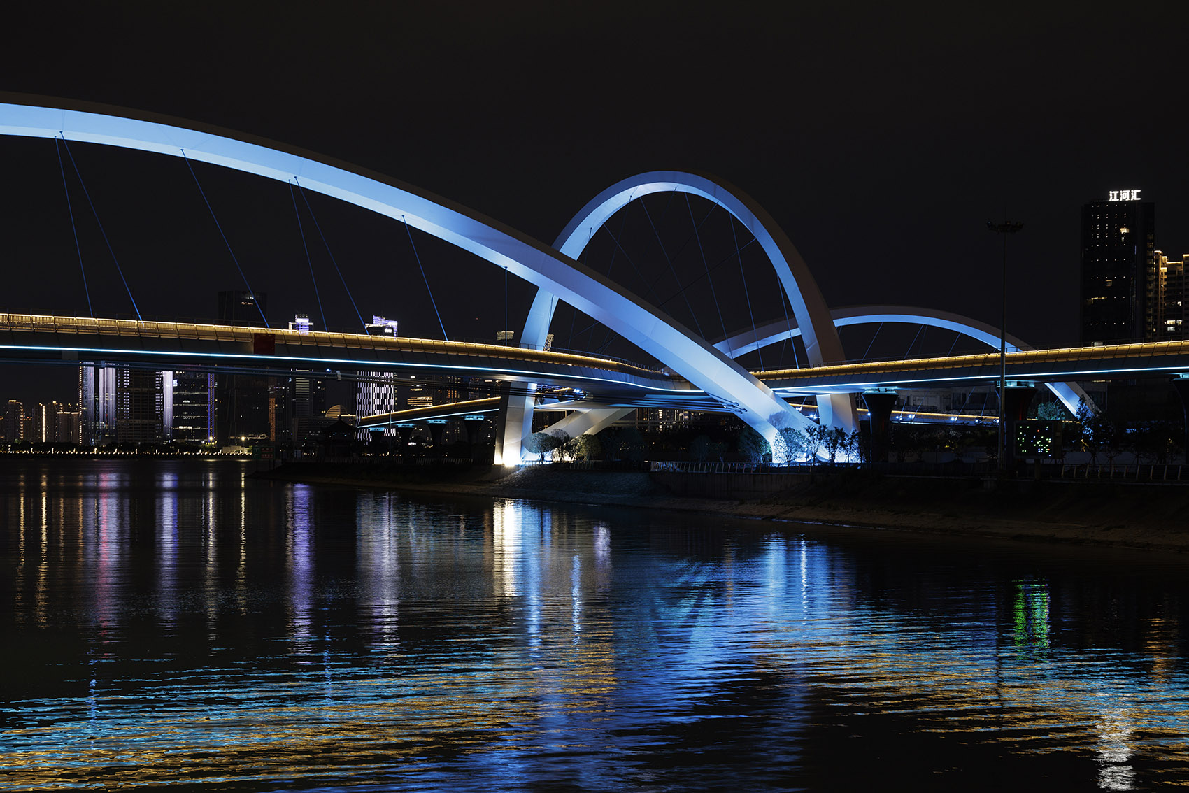 Grand Canal Gateway Bridge completed by Zaha Hadid Architects(ZHA) - 谷德设计网