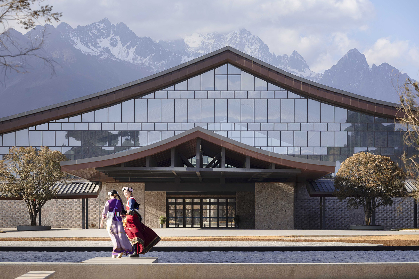 Yulong Snow Mountain Transportation Complex by THAD - 谷德设计网