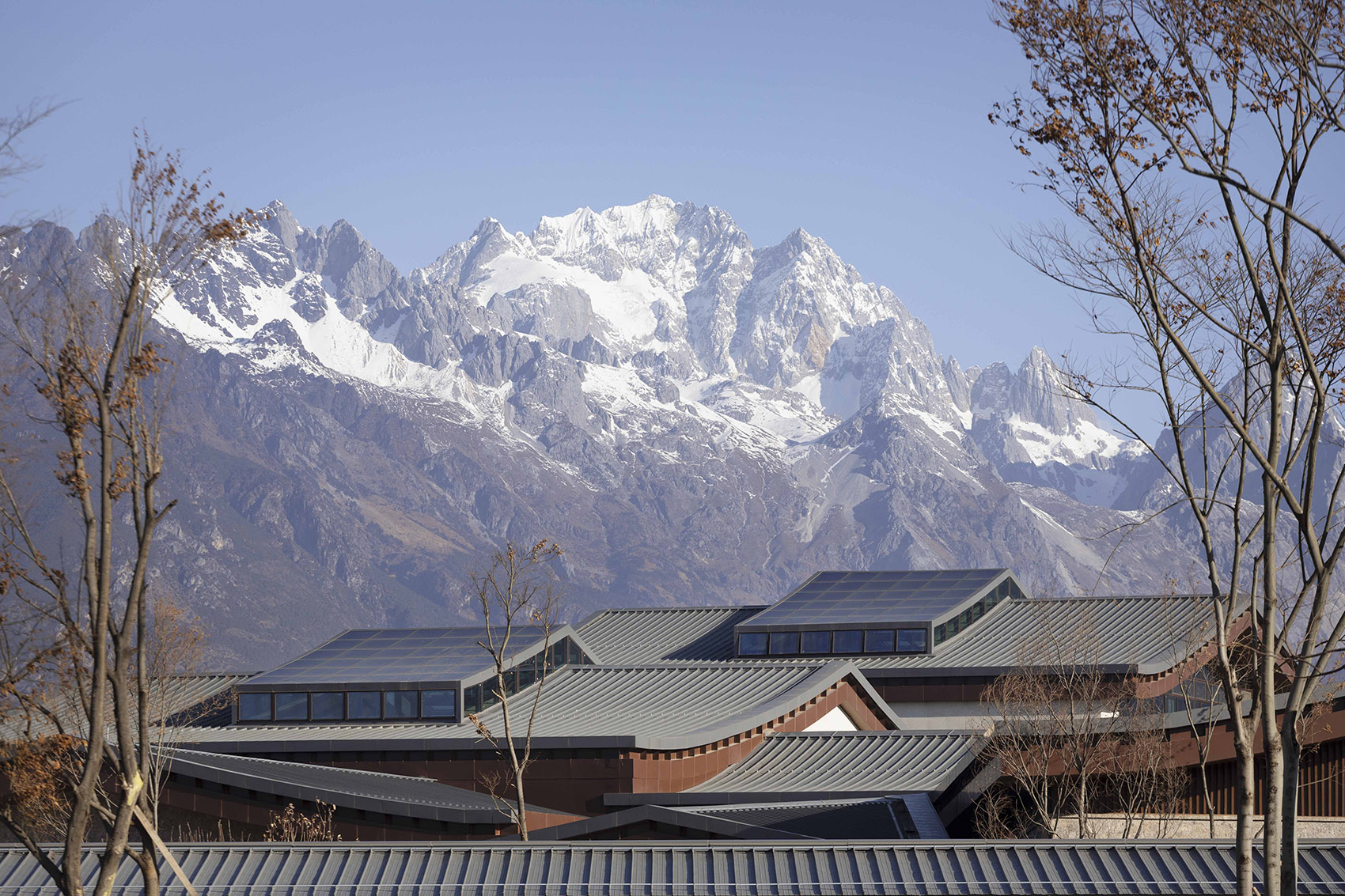 Yulong Snow Mountain Transportation Complex by THAD - 谷德设计网