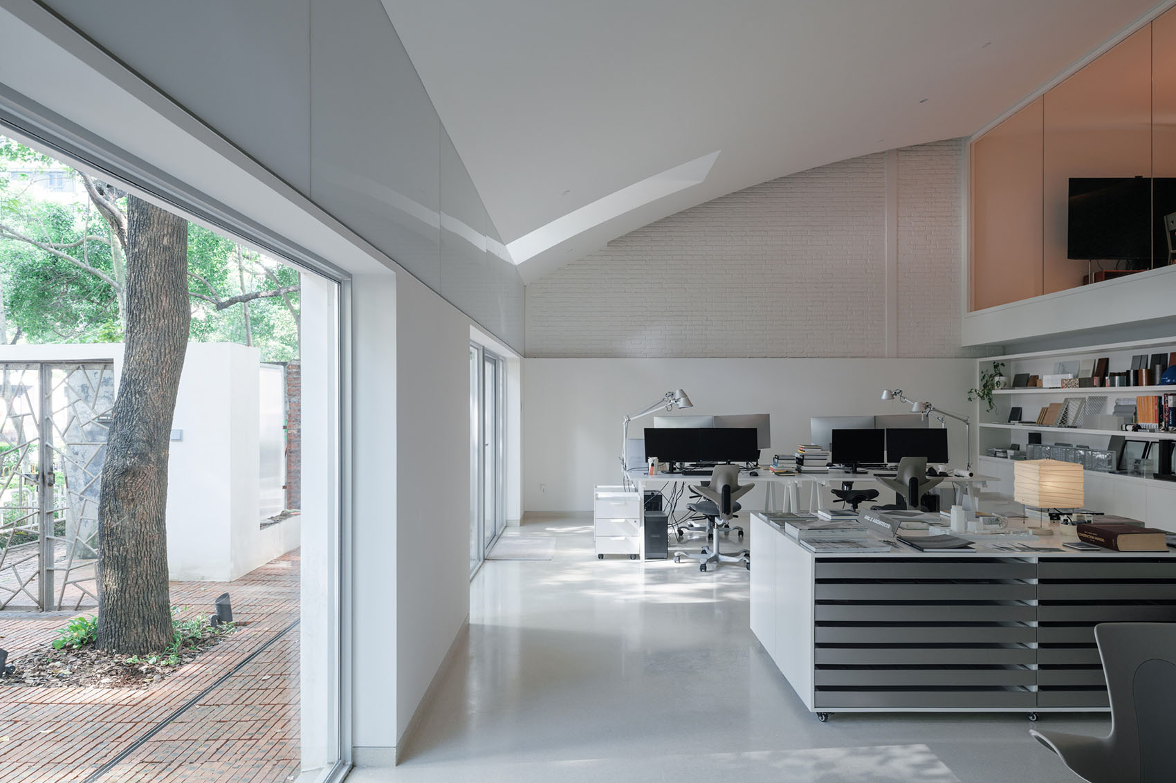 Office Renovation in OCT Loft by ARC Z - 谷德设计网