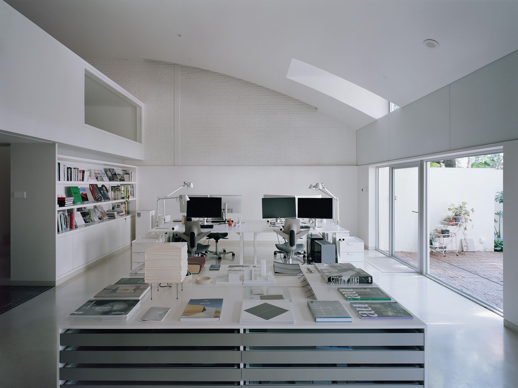 Office Renovation in OCT Loft by ARC Z - 谷德设计网