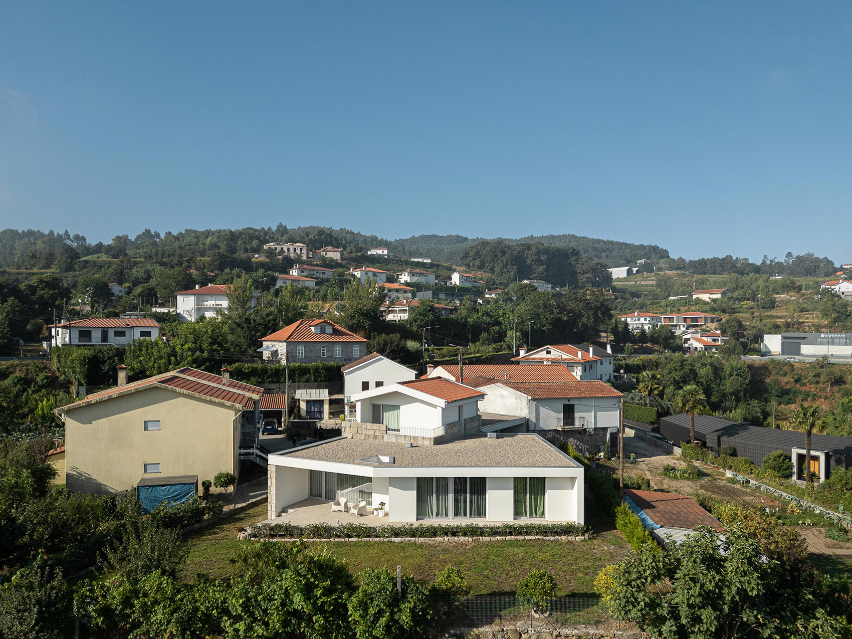 Casa em Mesão Frio by Daniel Félix Arquitectos - 谷德设计网