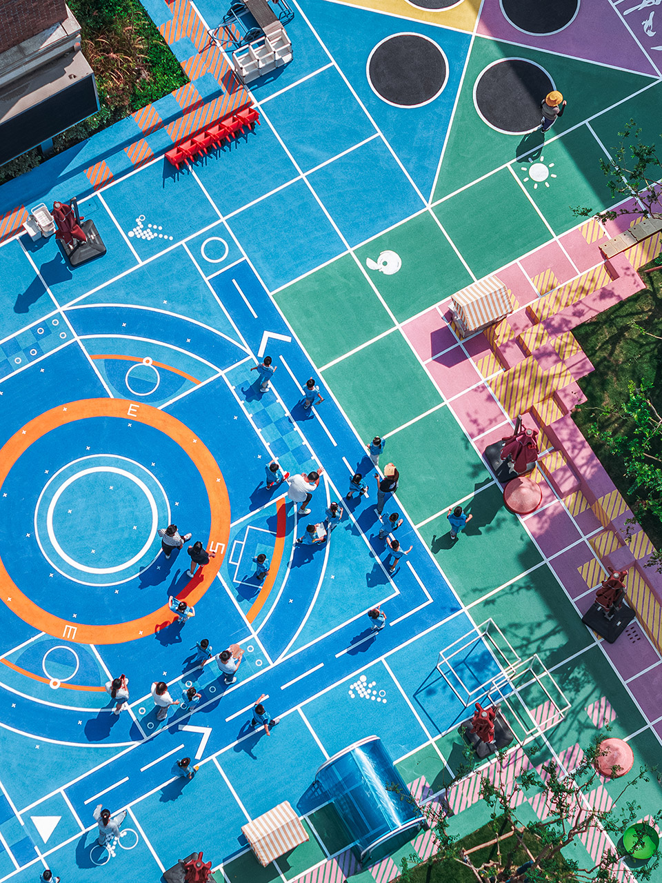 Flying Chess Kindergarten by VIASCAPE design - 谷德设计网