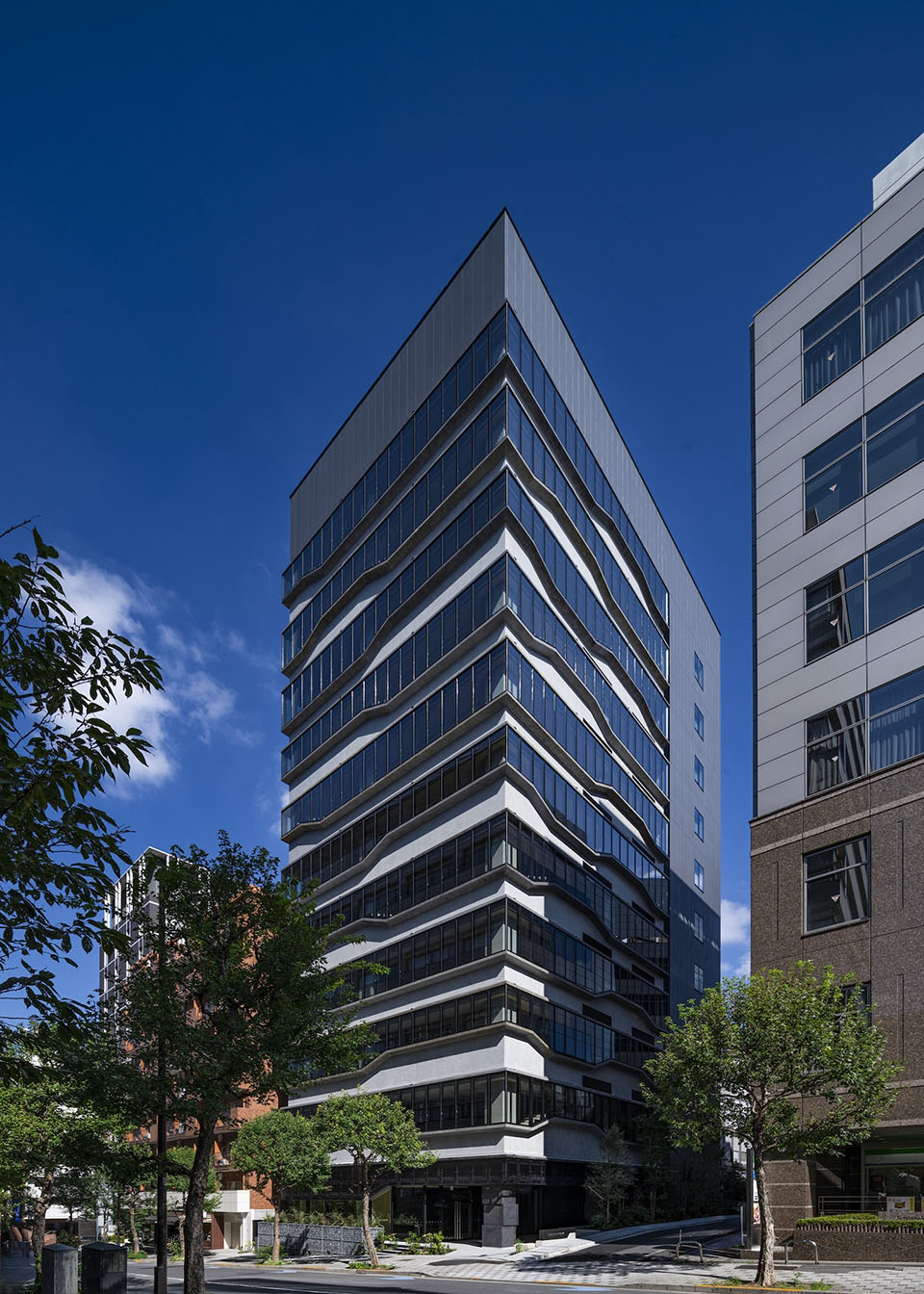 Front Place Chiyoda Ichibancho by Mitsubishi Jisho Design Inc. - 谷德设计网