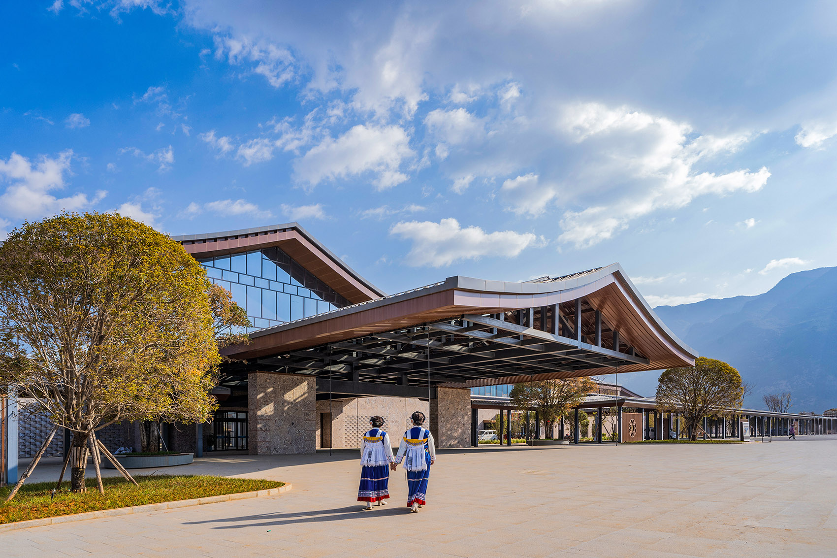 Yulong Snow Mountain Transportation Complex by THAD - 谷德设计网