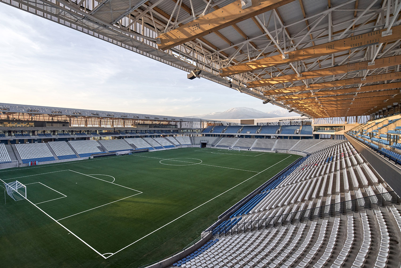 Modernization Project of Universidad Católica Stadium by IDOM - 谷德设计网