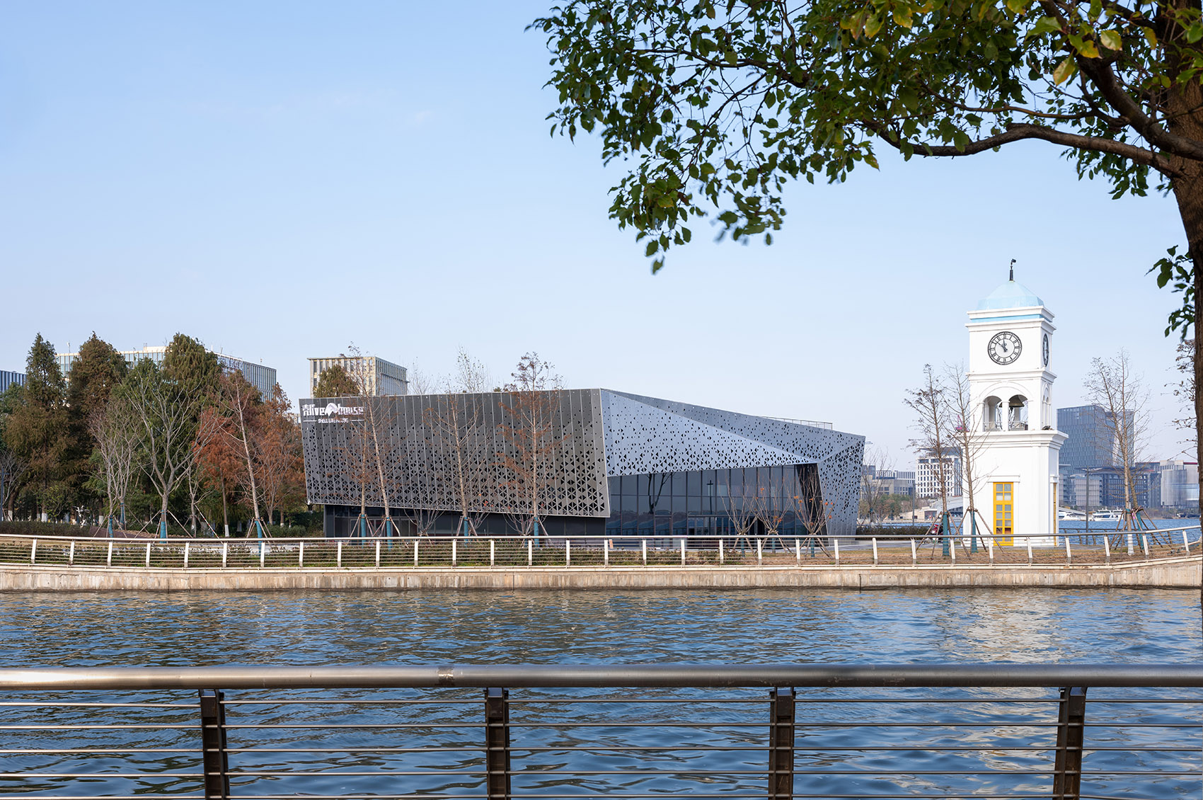 Renovation of Dishui Lake landscape belt by Arcplus Institute of ...