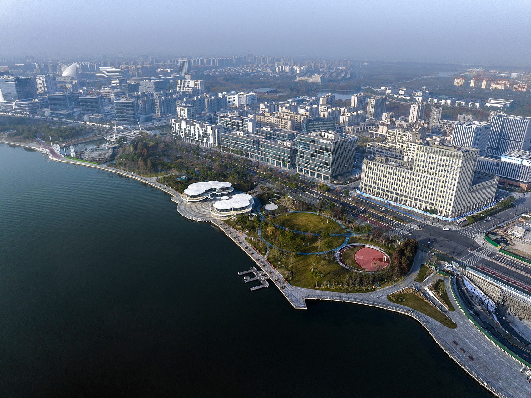 Renovation of Dishui Lake landscape belt by Arcplus Institute of ...