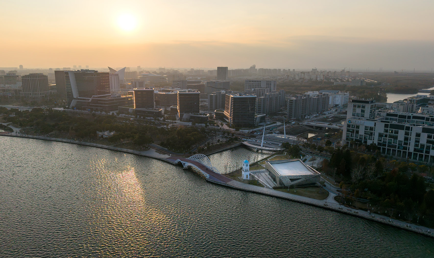 Renovation of Dishui Lake landscape belt by Arcplus Institute of ...